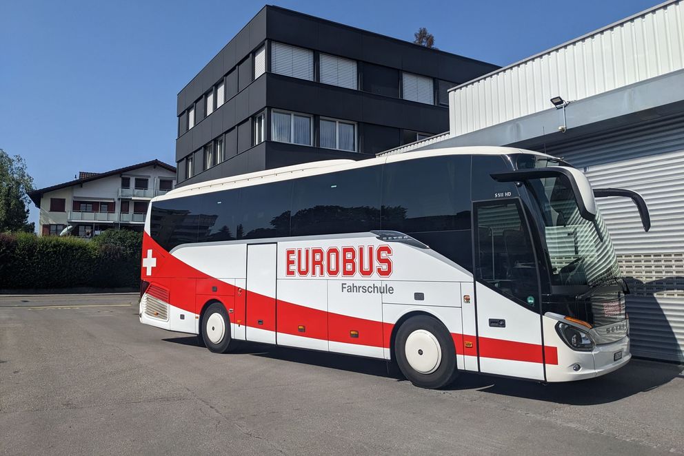 Busfahrschule: Prüfung Kat. D und CZV-Kurse - Aus- und Weiterbildung ...