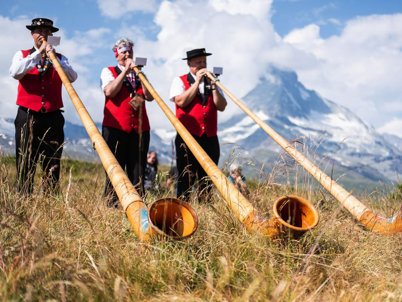 Alpine Klänge & Trachten